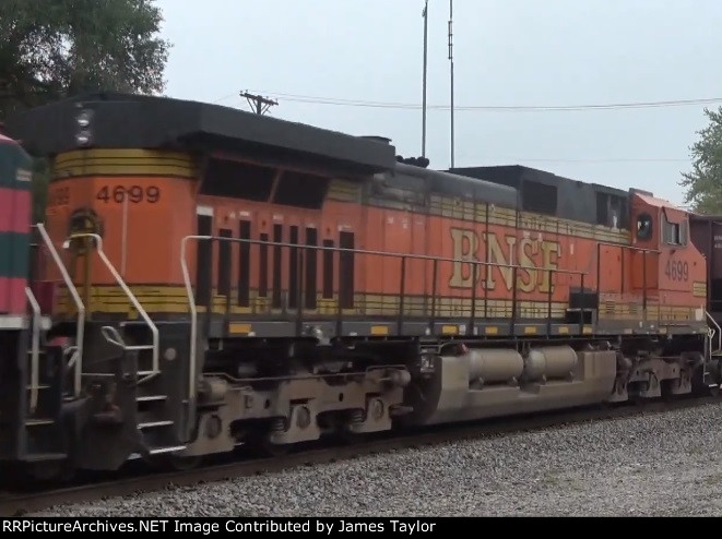 BNSF 4699